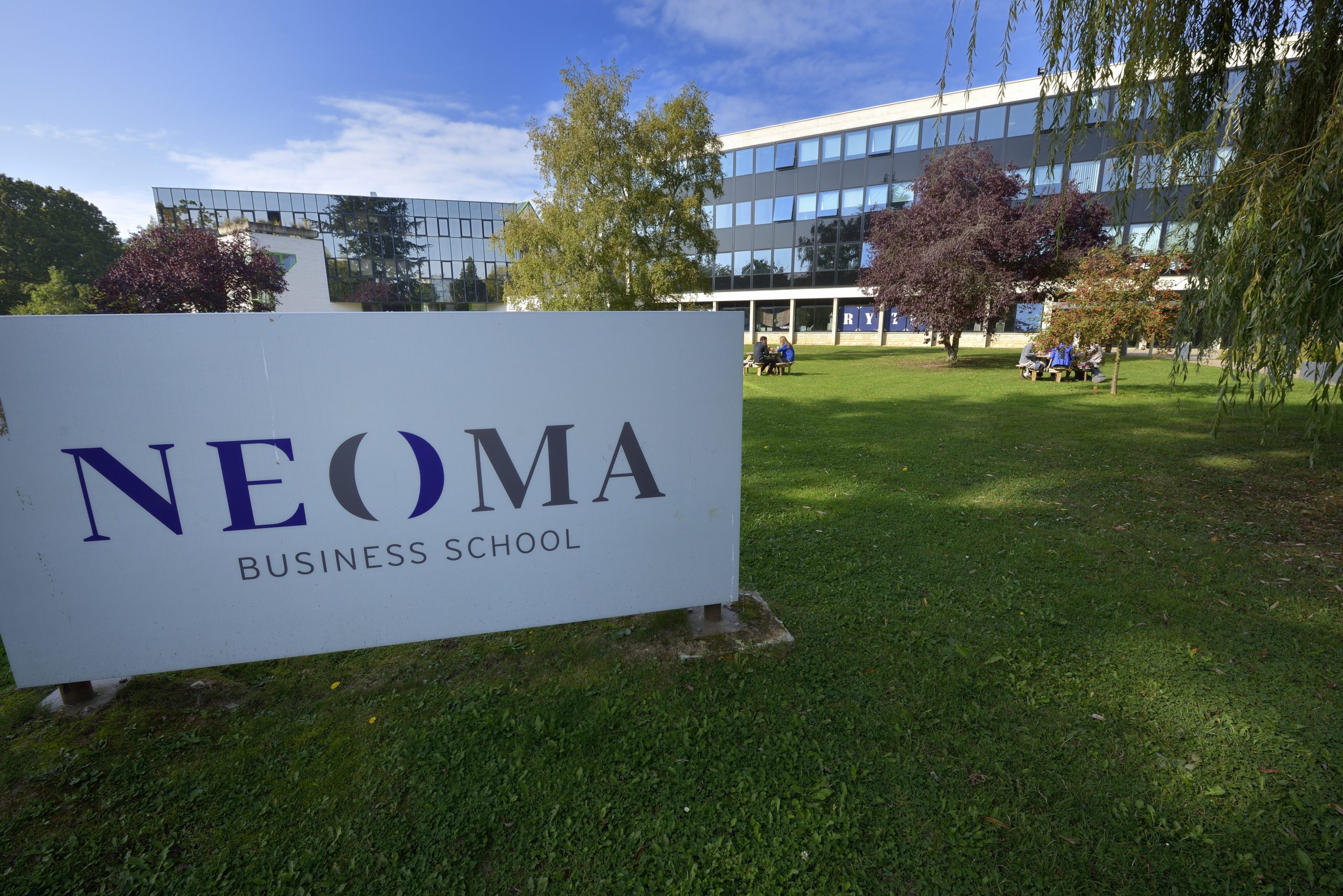 Comment NEOMA a utilisé l’intra-groupe - ChallengeMe